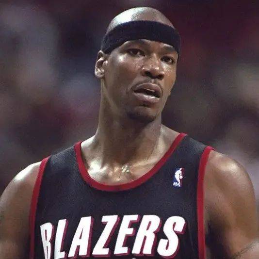 OL2 | S14克里夫.罗宾逊（93版）数据预测_球员_传球_防守篮板