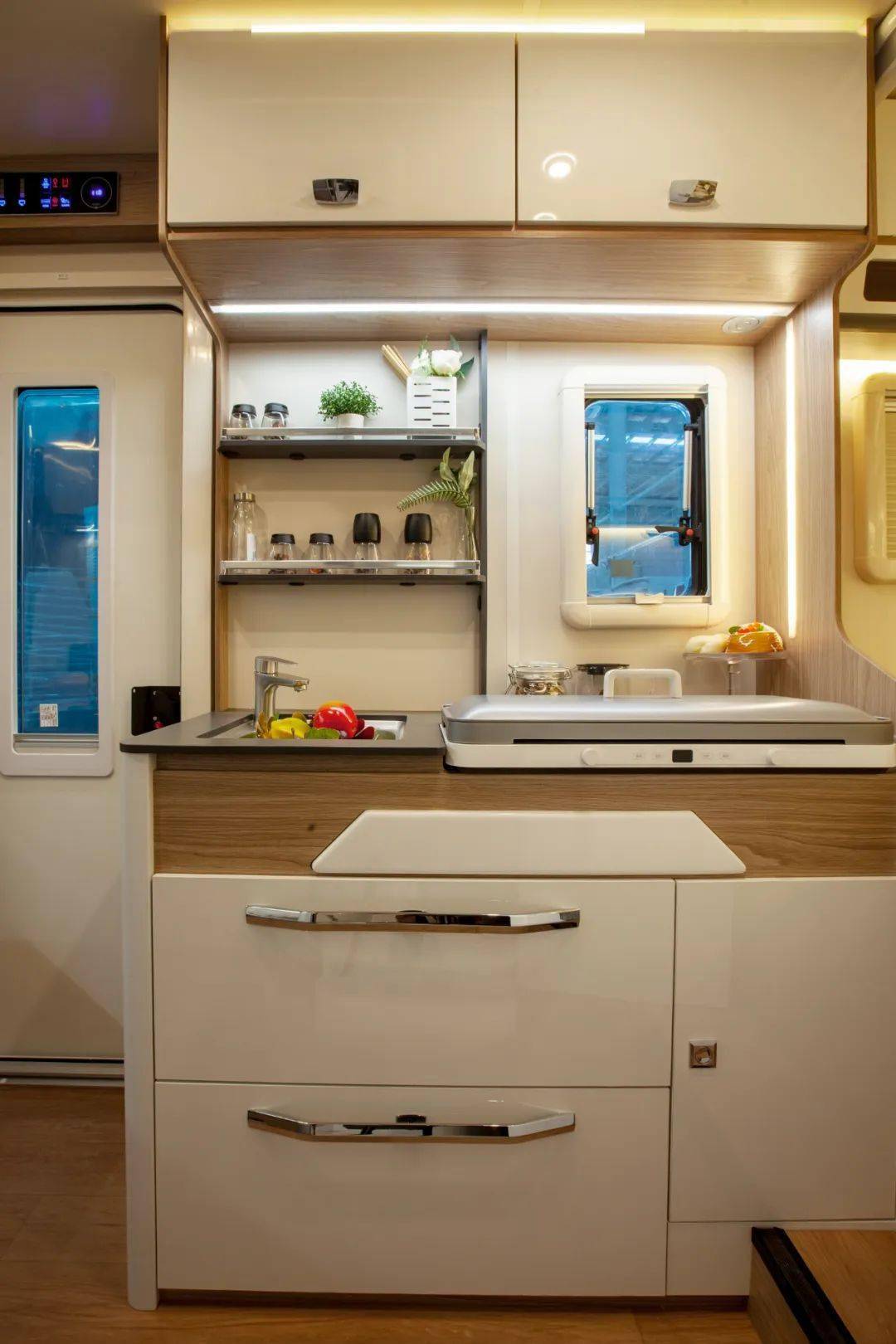 大驰房车DT471 城市露营伙伴 助力开启五彩绚丽生活_搜狐汽车_搜狐网