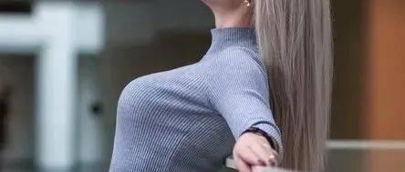 她是俄罗斯军队公认的“颜值巅峰”，美貌超群却忽然被开除，这......_安娜_健身_Anna