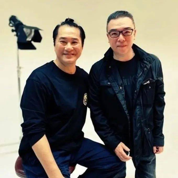 已复出拍戏但拒回TVB！58岁TVB老戏骨邵仲衡近照，梳奇怪发型露出高发际线成热点_邱淑贞_生活_角色