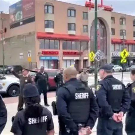 夏季到，暴力案件频发，芝加哥警局强化街道巡逻_布朗_犯罪_骚乱