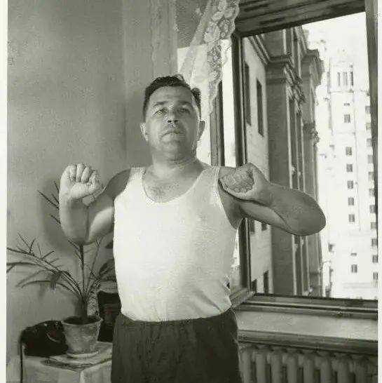 双语阅读 不会刘畊宏健身操的苏联人，如何保持健康？ 冬泳 广播 城市