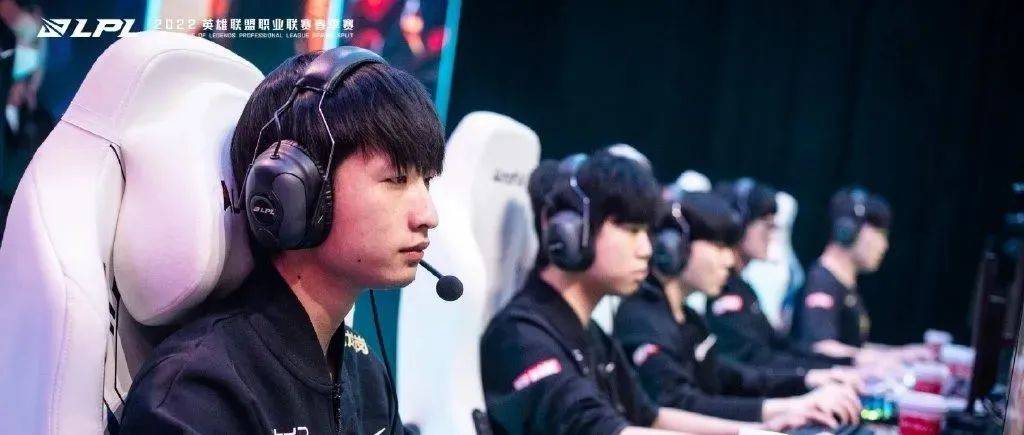 恭喜V5！成为LPL春季赛涨粉最多的战队！粉丝数量增加39万_成绩_Hang_人气