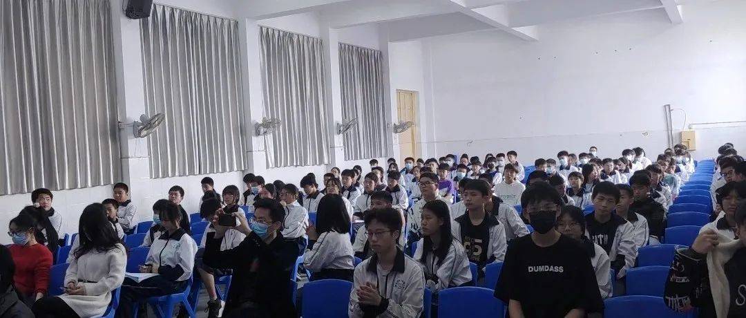 博学善思 争鸣尚辩——记英发学校初中部思政辩论赛能力陈词谭春艳