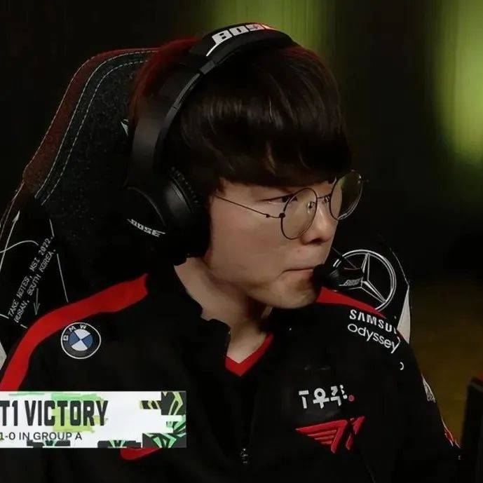 T1拿下MSI首胜！却暴露多重问题！顶级下路被西贡水牛打穿线_比赛_揭幕战_组合