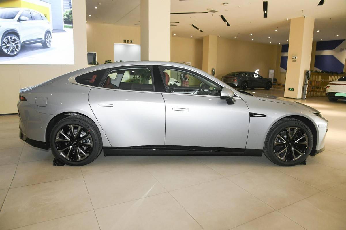 30万内想买长续航新能源，零跑C01、小鹏P7、汉EV和Model 3如何选_搜狐汽车_搜狐网