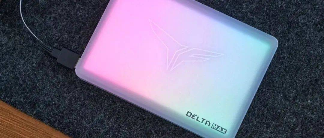 十铨雪境DELTA RGB SSD 512GB评测：追逐冬日里的炫彩极光_硬盘_固态_产品
