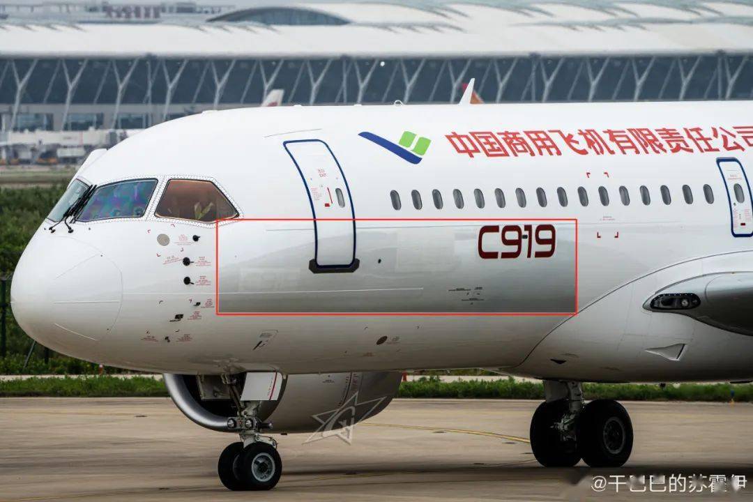 东航首架C919涂装路透照出炉，哪些航司航线可体验C919？_飞机_试飞_苏霍伊