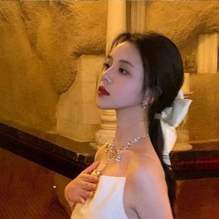 男人情不自禁的2个小动作,爱的离不开你!因为问题时候