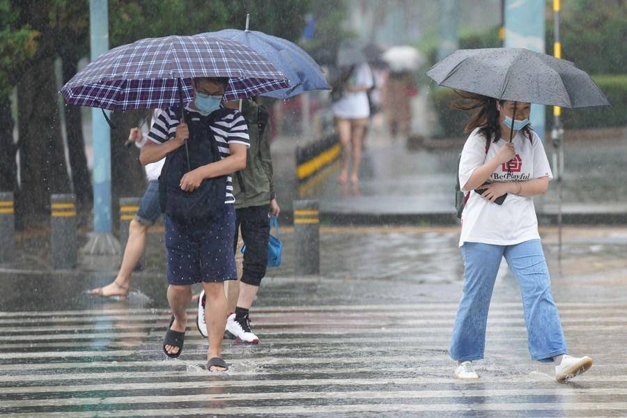 China renews yellow alert for severe thunderstorms, downpour in vast ...