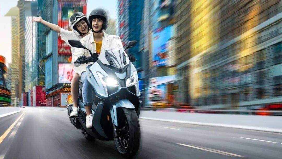 标准版14880元/TCS版15980元，无极SR150GT中型踏板正式发布_搜狐汽车_搜狐网