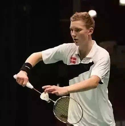 稳接下压球,轻松掌握主动权~_手腕_球拍_前臂