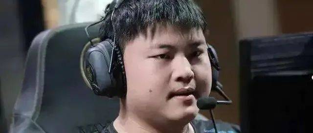 UZI直言这个版本对Doinb不太友好！_比赛_Ale_战队