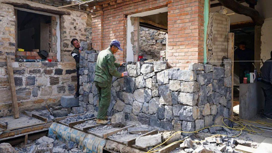 京郊住宅｜在太行山下，垒石见山的十渡借山院_改造_院墙_建筑