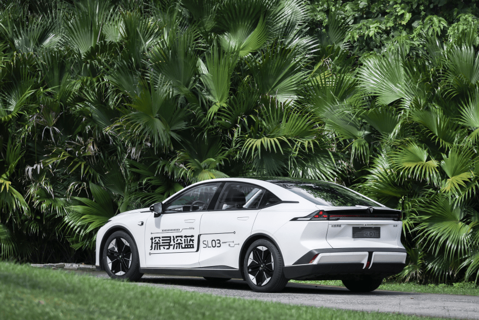 深蓝SL03配置曝光，最快5.9秒破百，标配8155芯片，还可为车充电_搜狐汽车_搜狐网
