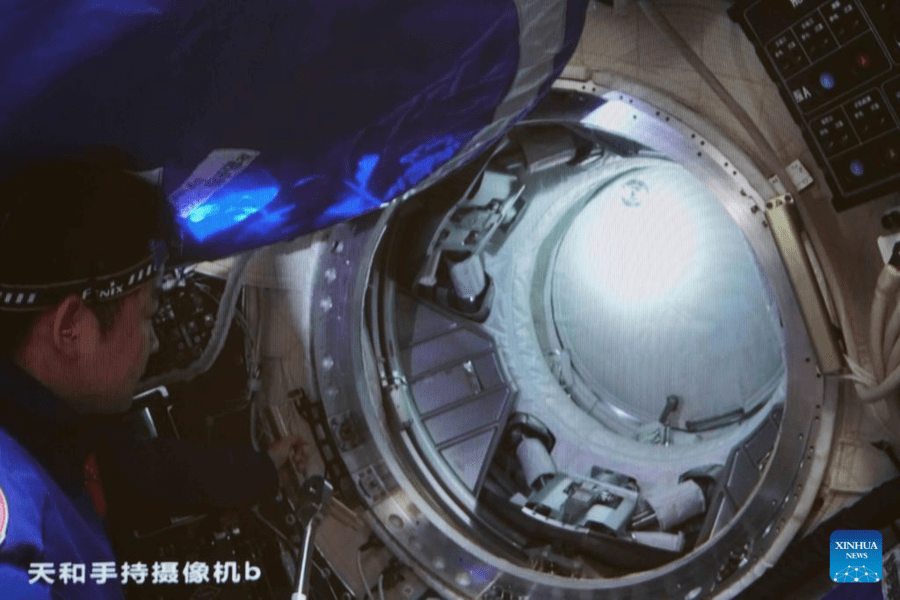 Shenzhou-14 astronauts enter Wentian lab module_the_China's_of