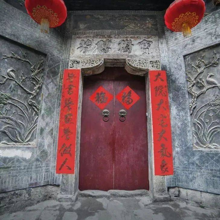 岳父出上联： 广东广西分东西，东奔西走”，3个女婿对下联，岳父：小女婿牛对联纪晓岚方位词