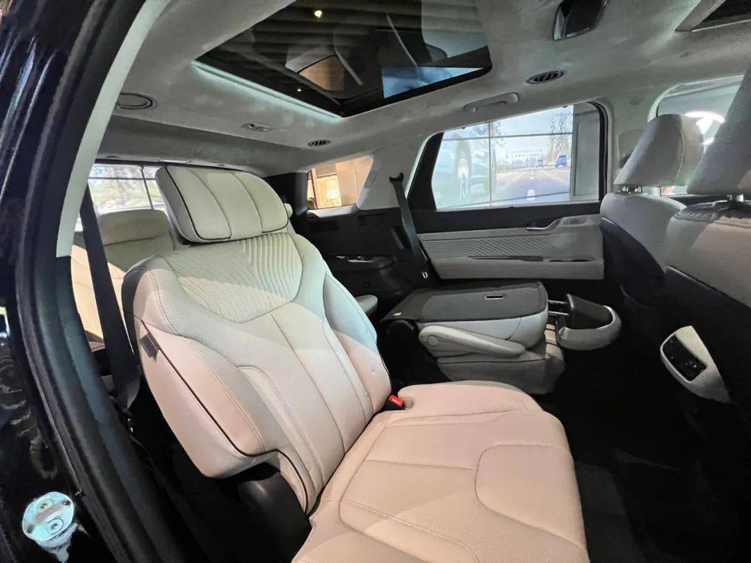 同级唯一3.5L V6+8AT，原装进口大7座SUV，30万出头可买！_搜狐汽车_搜狐网