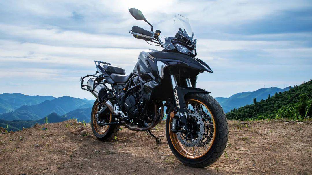 降级打击！贝纳利TRK702战力分析_搜狐汽车_搜狐网