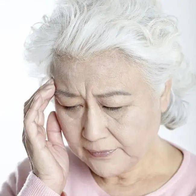 白发变黑发!《新英格兰医学杂志》首次发表这款药物的意外效果尼罗头发患者
