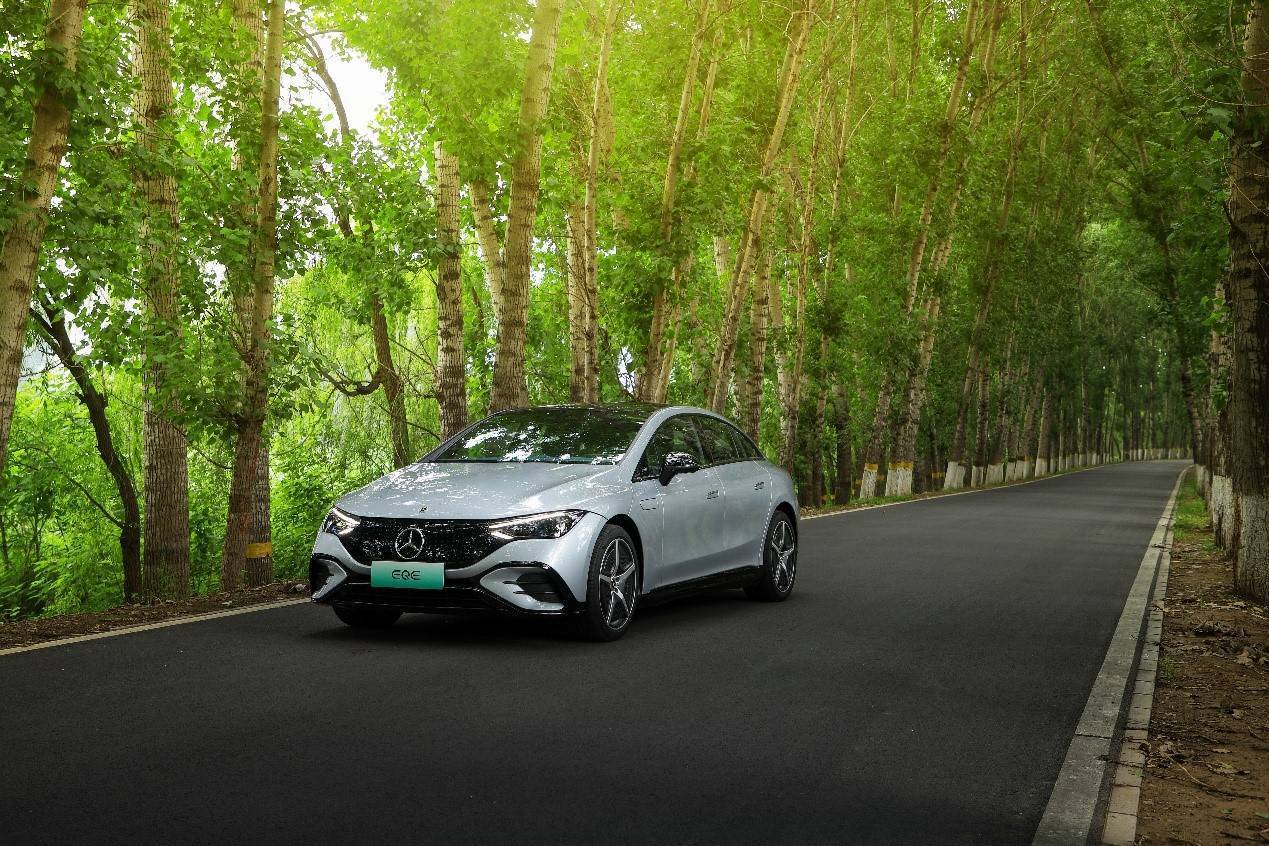 小号EQS还是电动CLS？全新奔驰EQE来袭 52.8万起_搜狐汽车_搜狐网