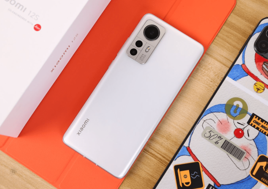 为什么小米12S发布仅两个月就降价了？三个原因看破且说破_手机_新旗舰_定价