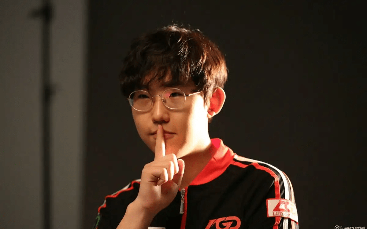 前知名职业电竞选手imp被确诊为精神病四级，将以公益兵代替服兵役_进行_生活_直播