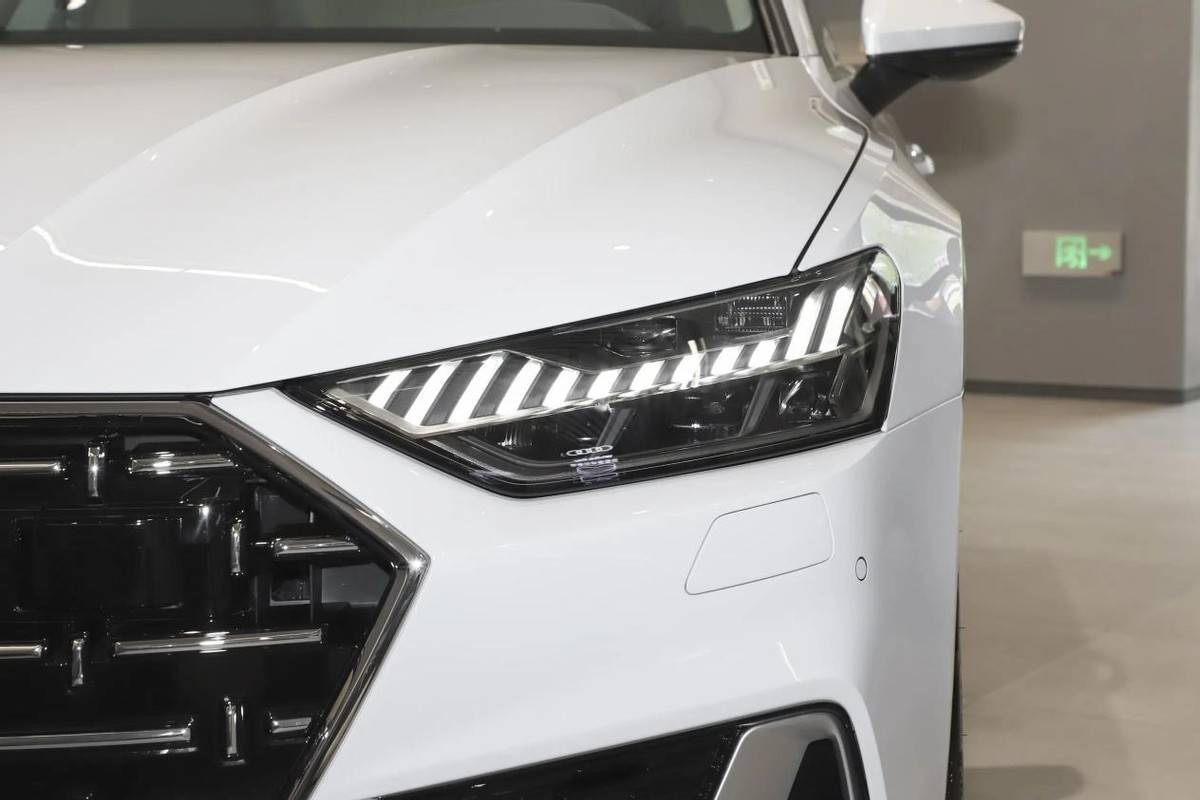 上汽奥迪A7L无框电吸门+离车智能泊车，安全性十足_搜狐汽车_搜狐网