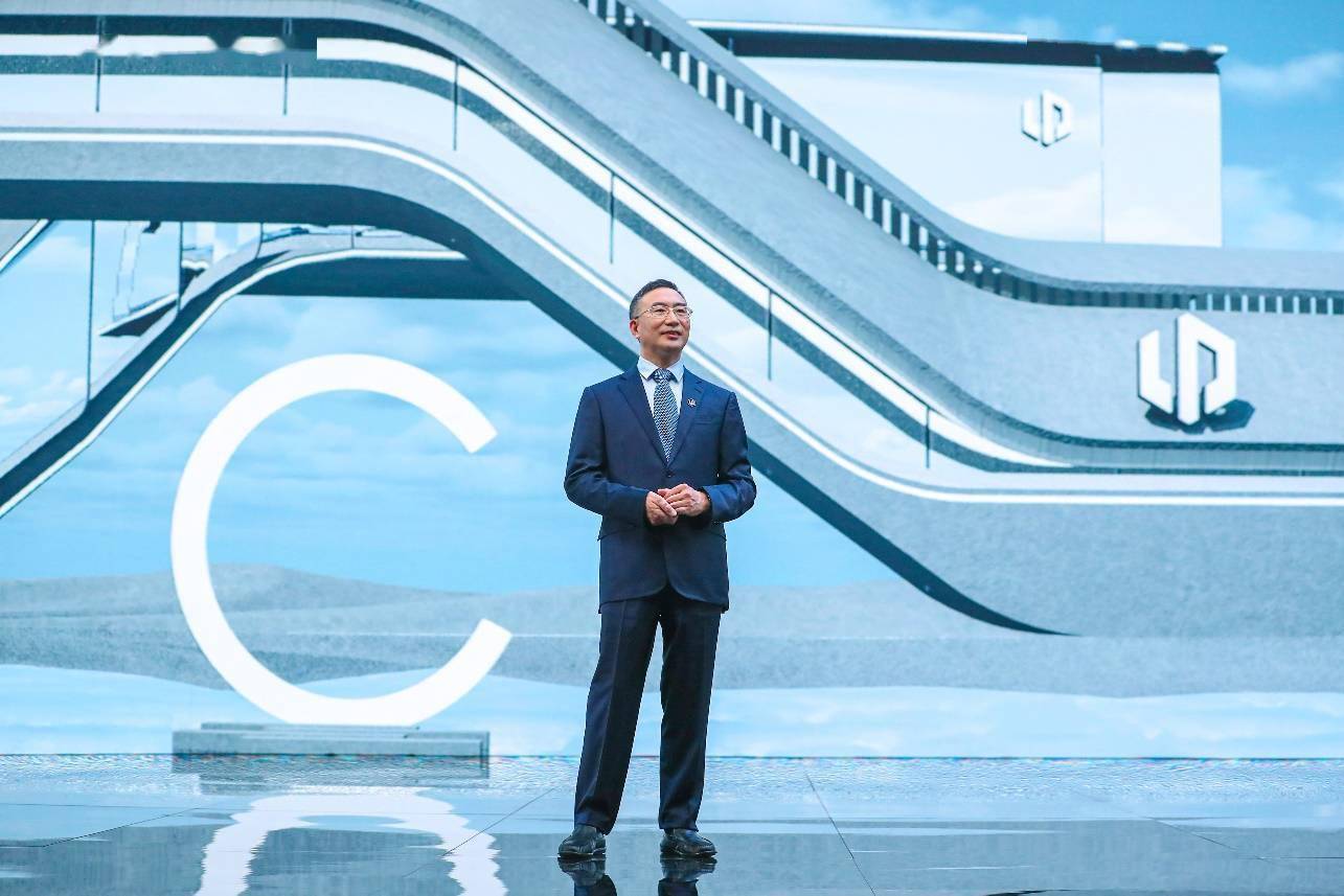 限时售价18.38-27.68万元 零跑旗舰车型C01上市_搜狐汽车_搜狐网