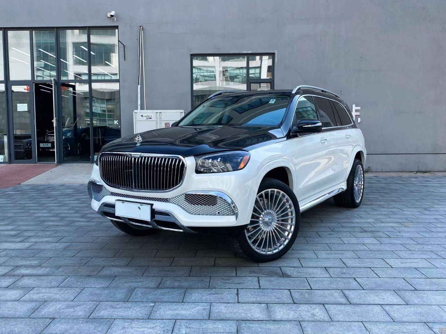 真假迈巴赫GLS600原装白黑双拼外观四座手续奔驰GLS450国六排放鉴赏图片_搜狐汽车_搜狐网