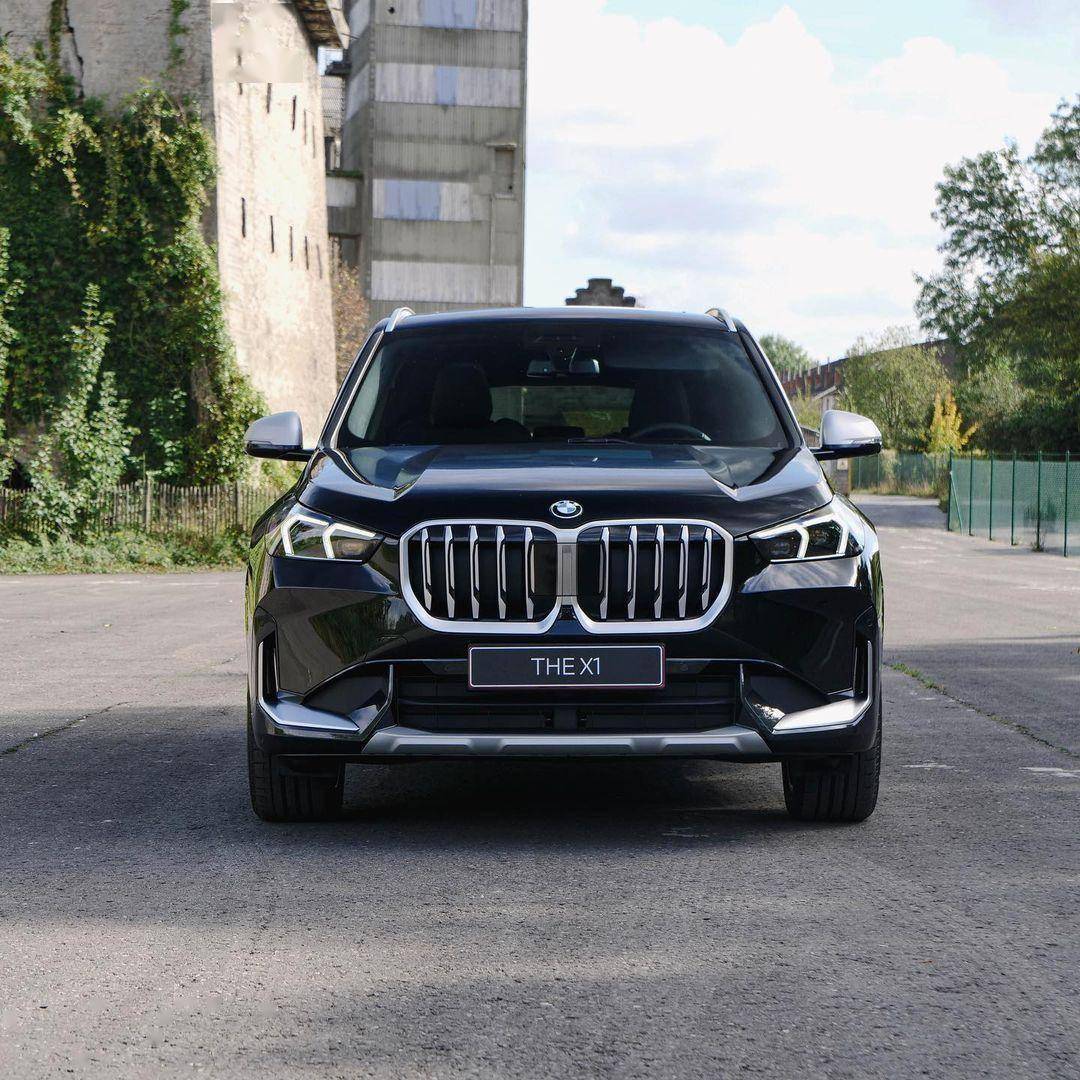 新款加长宝马X1亮相！新增1.5T插电混动，还看啥奔驰GLB？_搜狐汽车_搜狐网