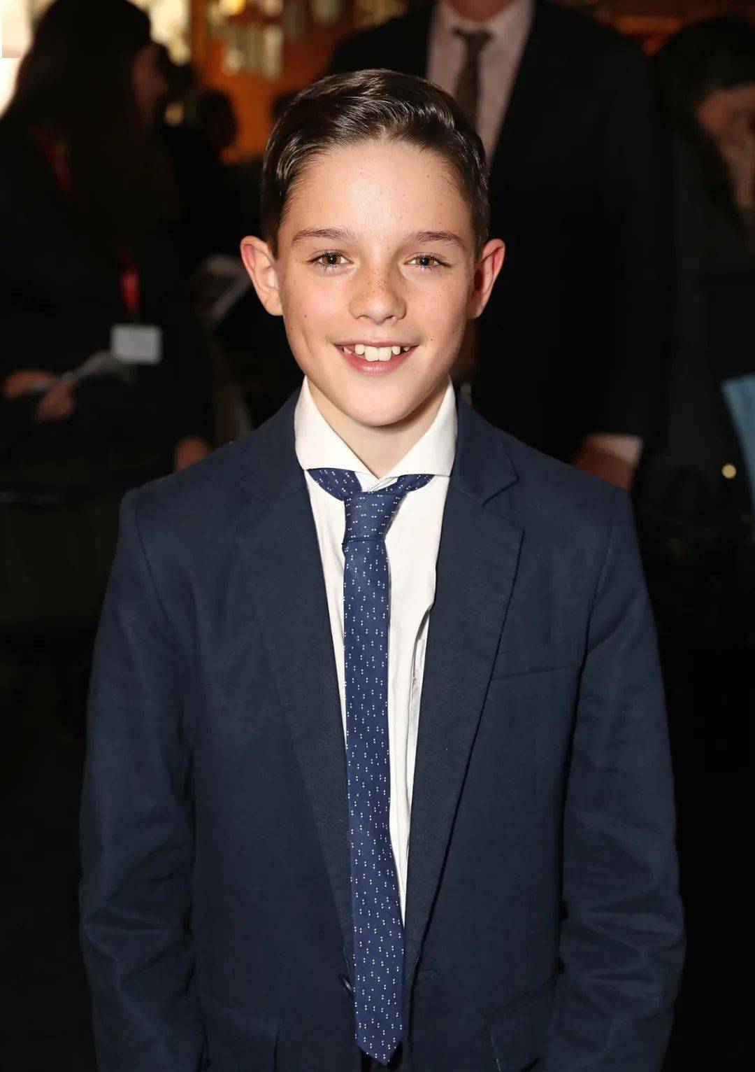 英国最新影坛小鲜肉，第一部电影就被评为“史上最烂电影”_Collett_Harry_力特