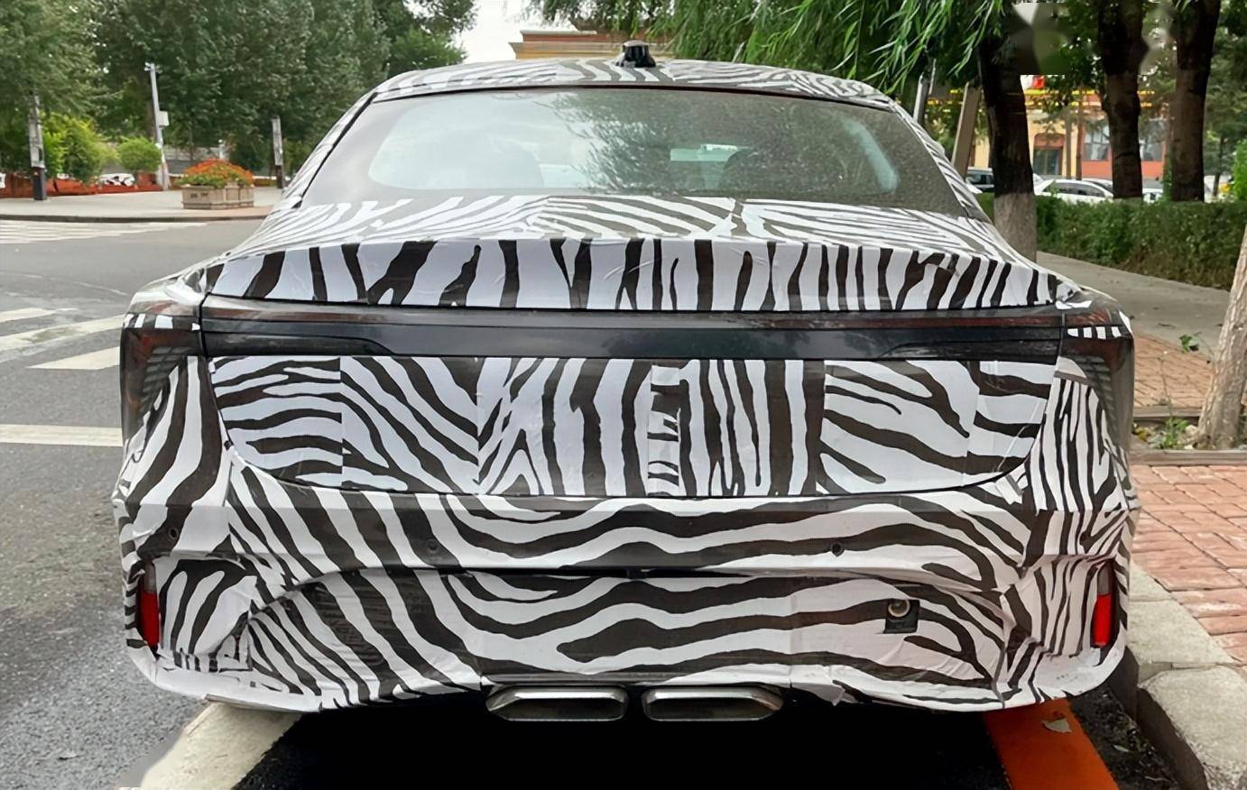 红旗H6现身，大溜背颜值高，搭2.0T+8AT，设计师加鸡腿_搜狐汽车_搜狐网