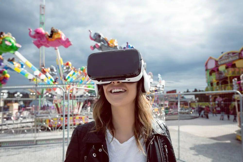 巨头抢滩登陆元宇宙，裸眼3D、AR/VR齐上阵_技术_视频_Meta