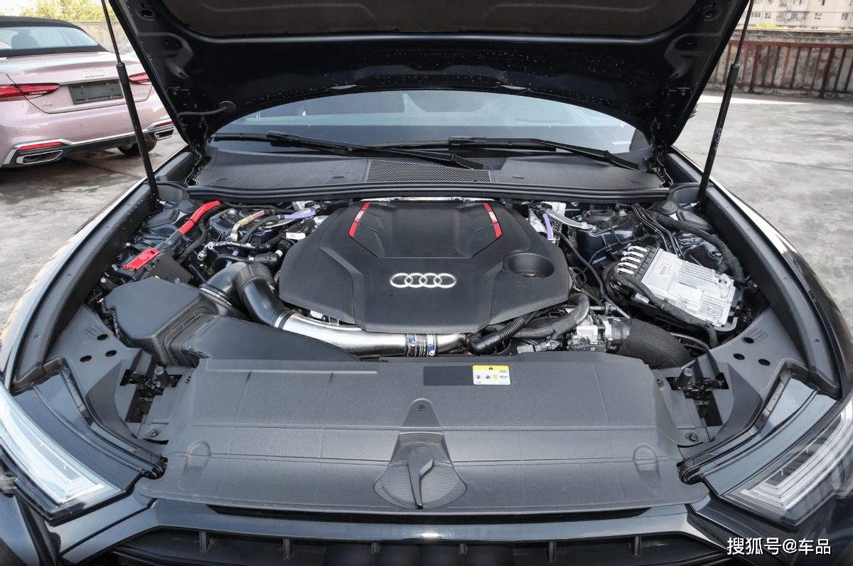 实拍奥迪S6，2.9T爆发450马力，4.5秒破百，售价94.68万值得吗？_搜狐汽车_搜狐网