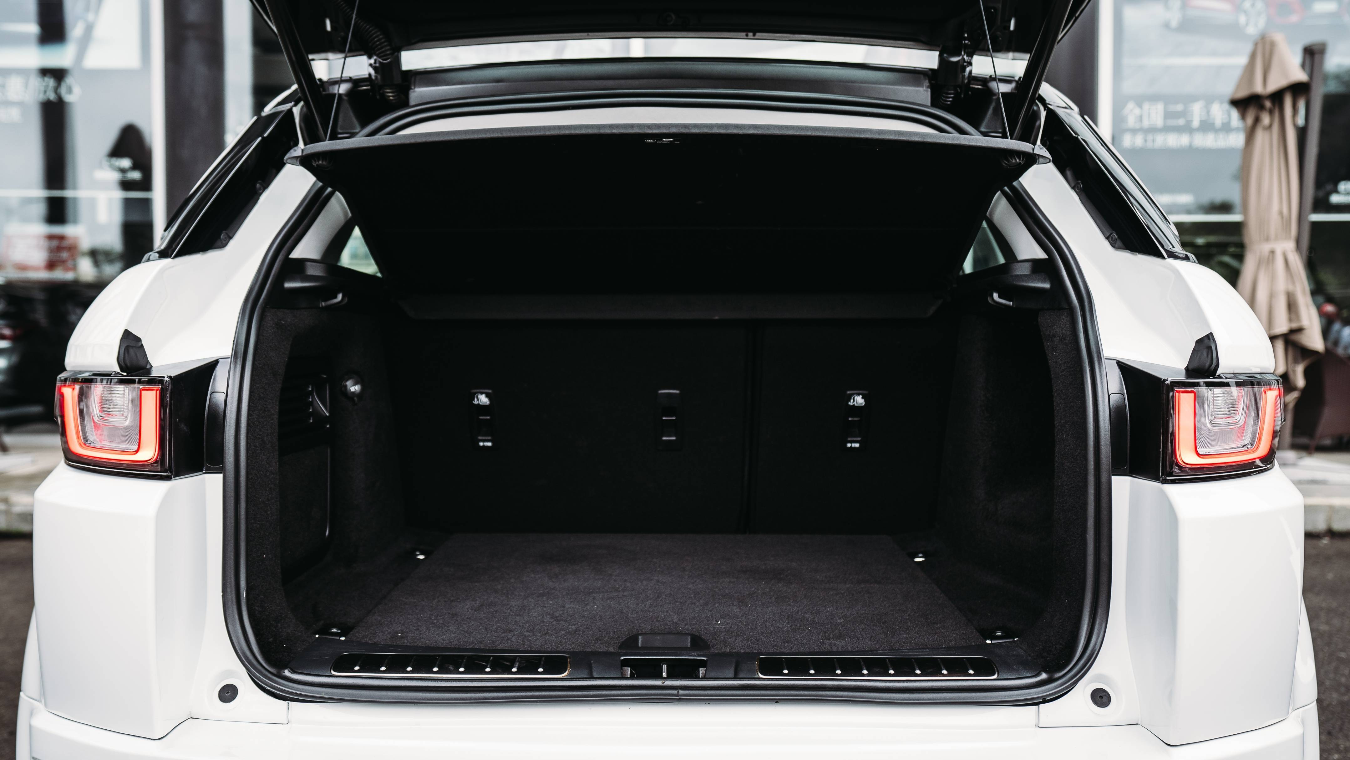 这辆经济又实惠的SUV怎能错过？【路虎 揽胜极光 240PS SE 智耀版】_搜狐汽车_搜狐网