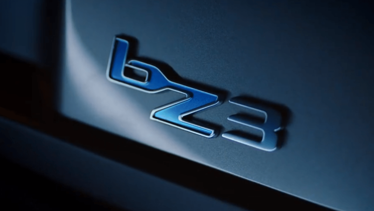 竞争特斯拉Model 3！丰田bZ3正式发布，搭载比亚迪动力_搜狐汽车_搜狐网