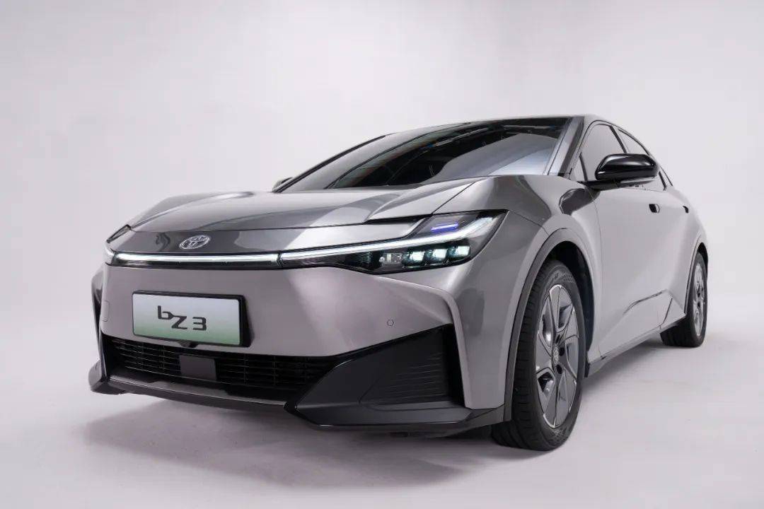 丰田bZ3纯电动轿车全球首发，抢先体验_搜狐汽车_搜狐网