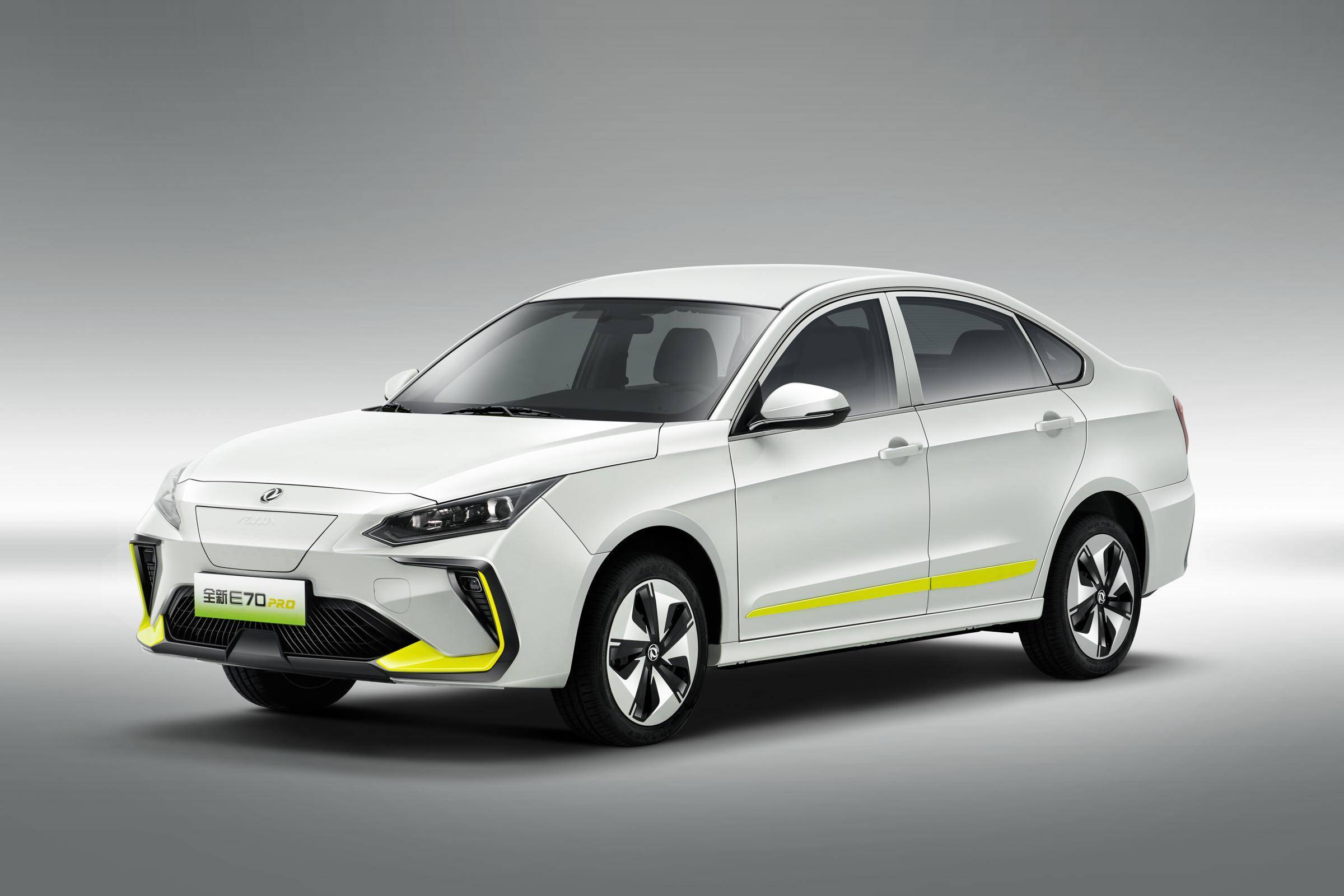 东风风神E70 PRO新车型上市！最大续航433公里，售价15.38万元_搜狐汽车_搜狐网