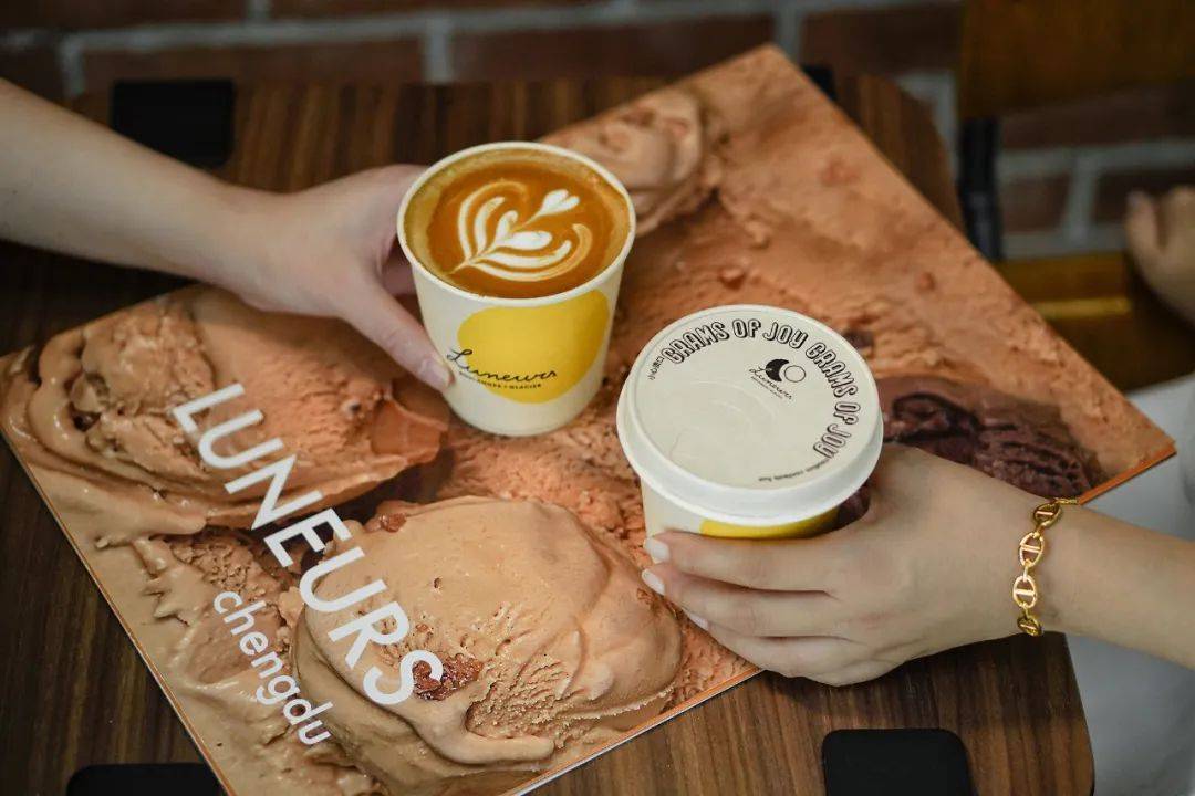 魔都人民没骗我，“冰淇淋天花板”Luneurs是快乐的味道！_成都_口味_荔枝