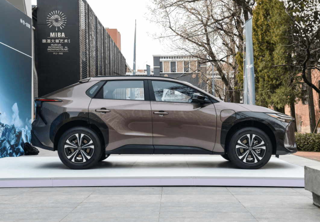 售价19.98万元起，一汽丰田bz4x正式上市，bz3一并亮相_搜狐汽车_搜狐网