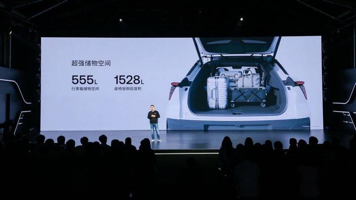 劲爆售价39.98万元，集度ROBO-01探月限定版正式发布_搜狐汽车_搜狐网