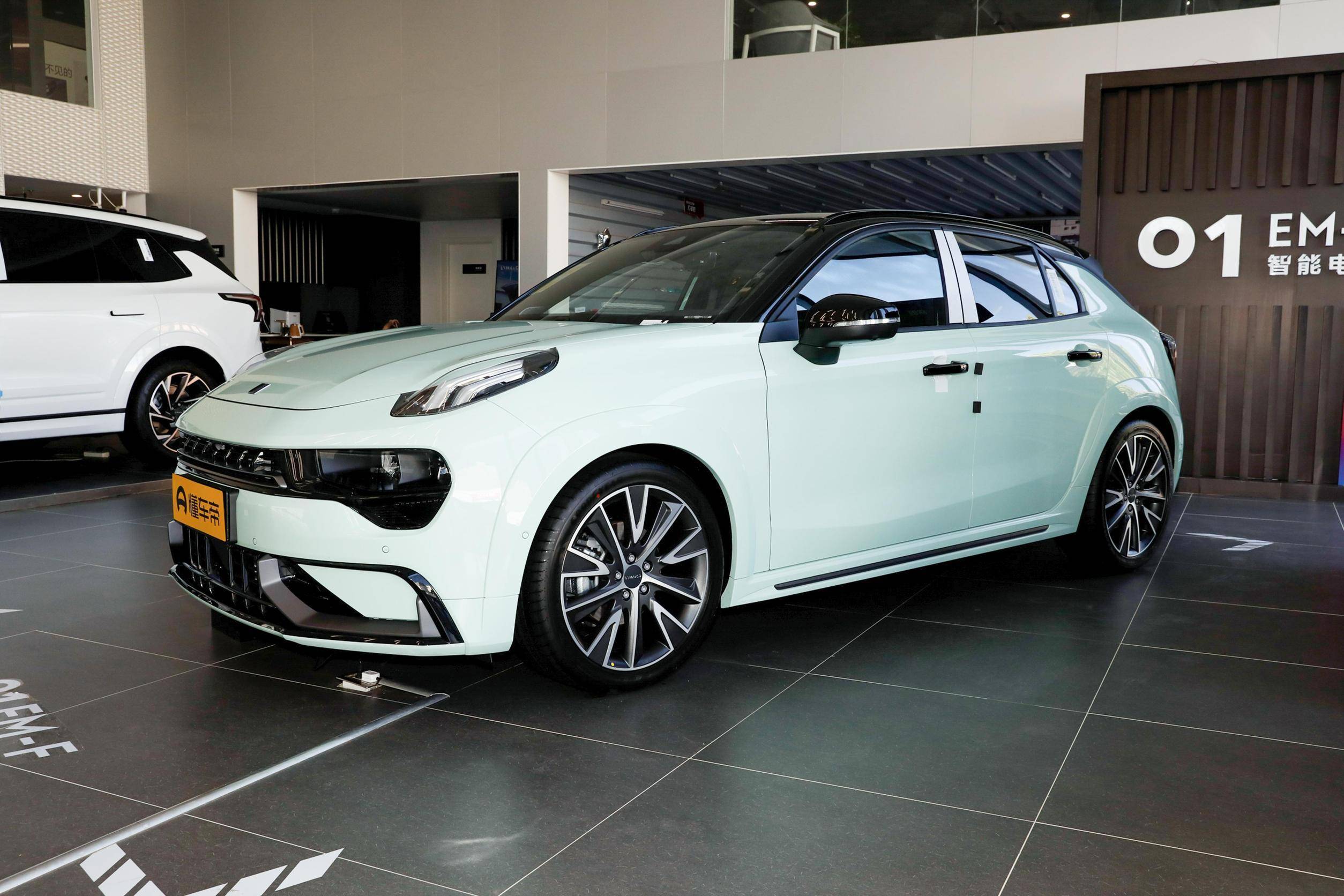 领克02 Hatchback，年轻性能钢炮_搜狐汽车_搜狐网