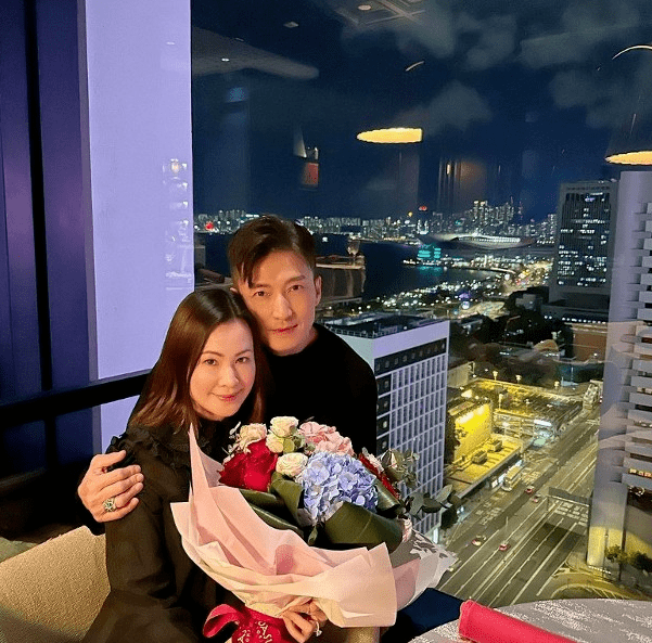 结婚3周年！TVB男星大晒与老婆合照！告白：遇上你成为我的美梦_陈山聪_何超云_太太
