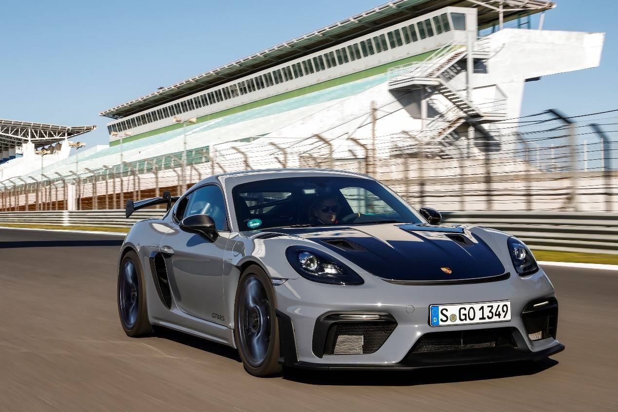 保时捷Taycan GTS中国实车首秀亮相2022天津车展_搜狐汽车_搜狐网