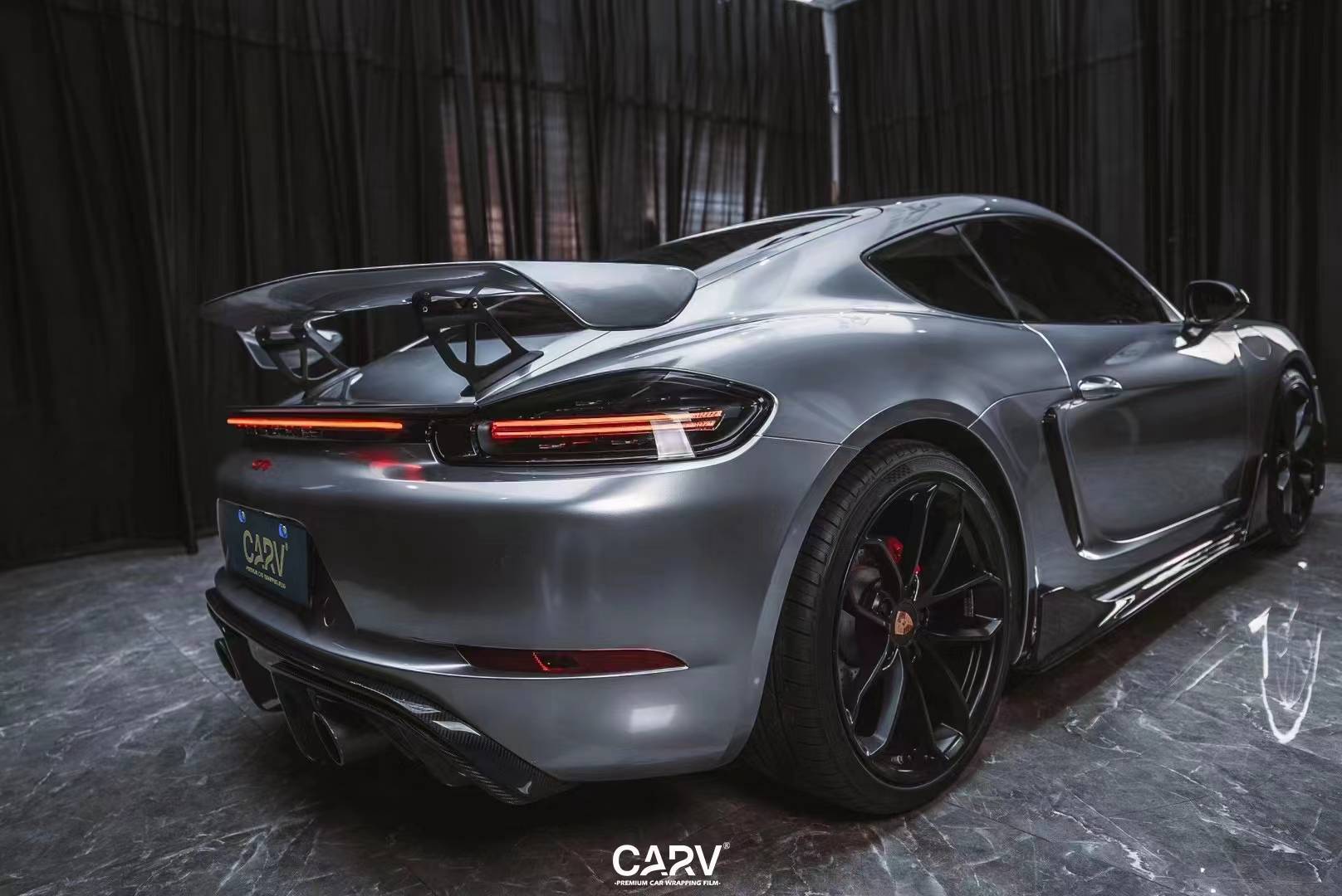 保时捷718卡孚CARV改色膜白金GT银，经典的银色系_搜狐汽车_搜狐网