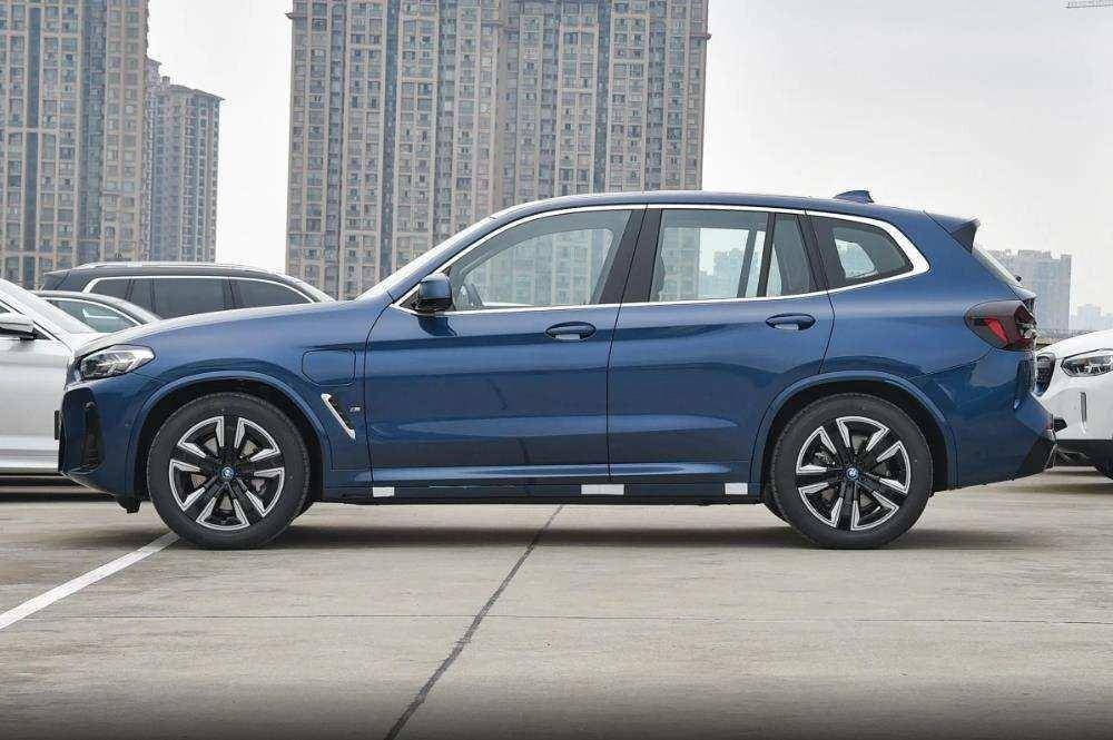 入门续航500km，39.99万起，6.8秒破百，宝马iX3能否赢了新势力？_搜狐汽车_搜狐网