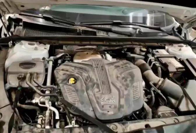 首批白色红旗H6试驾车到店，看着比奥迪A4L更运动_搜狐汽车_搜狐网