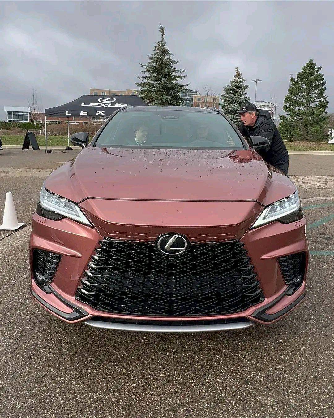 雷克萨斯亮出“王牌”，新款RX“焕然一新”，最快年内开售，帅气_搜狐汽车_搜狐网