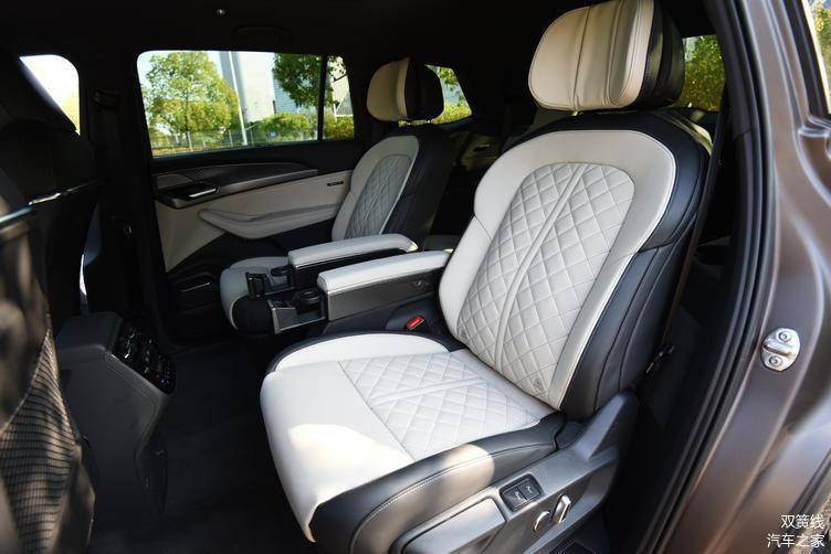 奥迪Q6 VS宝马X5L，更“懂”中国人口味的豪华SUV大对决_搜狐汽车_搜狐网